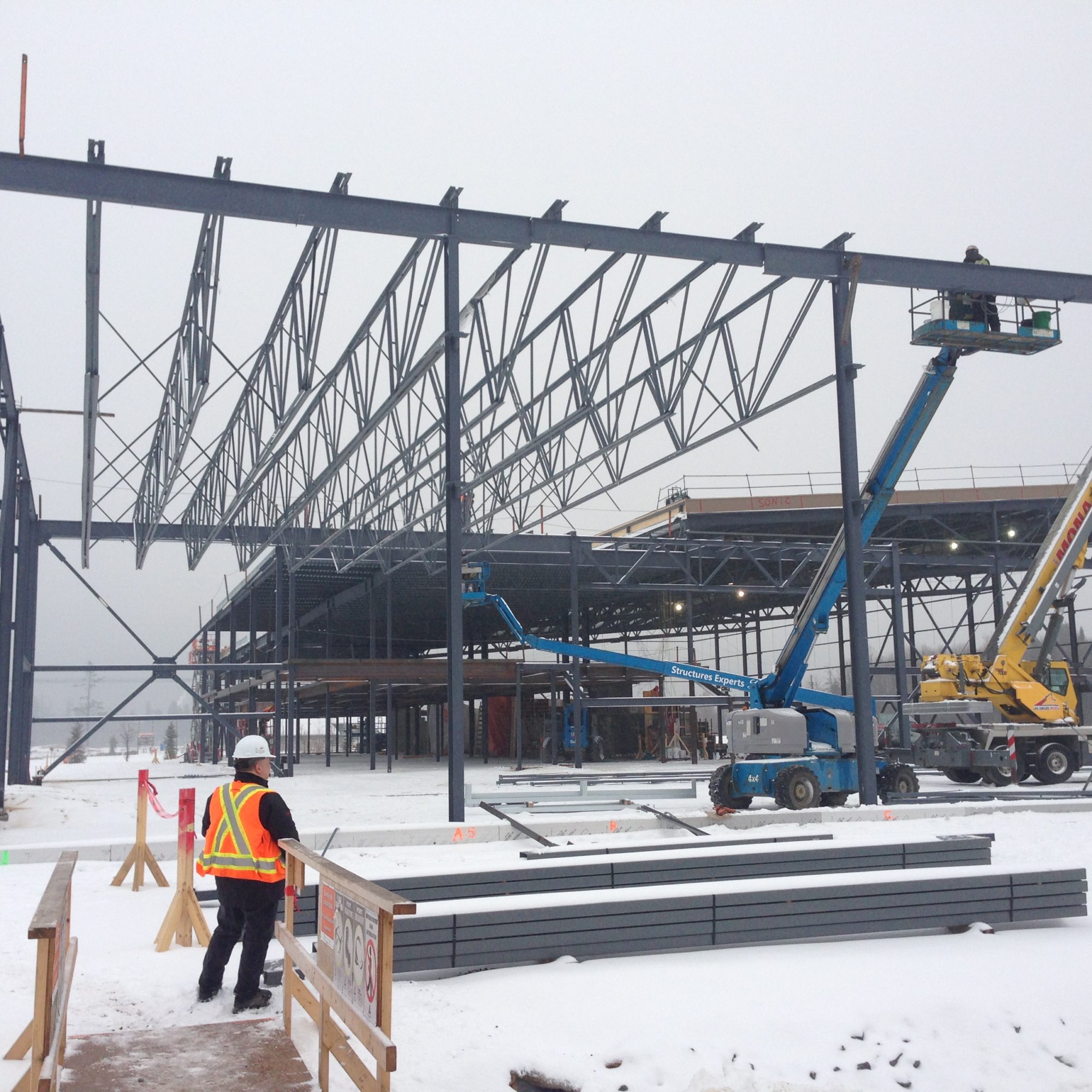 COMPLEXE JC PERREAULT » Lainco | Spécialistes des charpentes d'acier ...